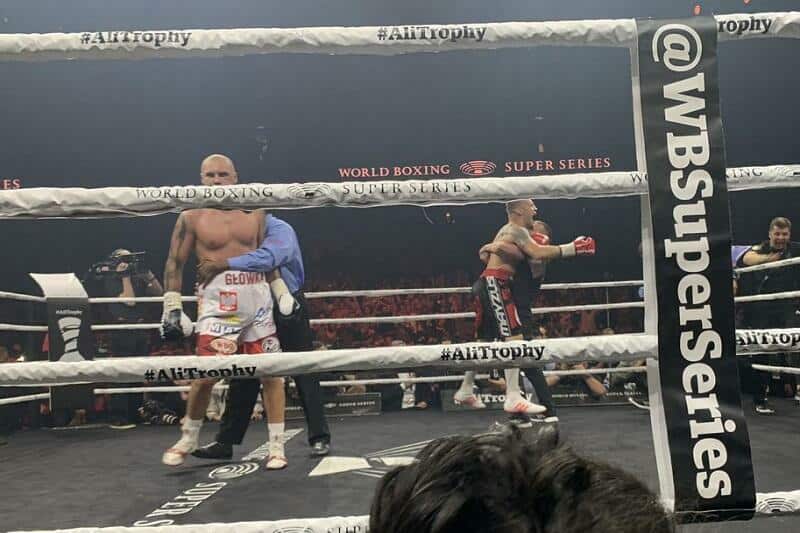 CRAZY: Briedis elbows, beats down Glowacki in highly farcical, chaotic ...