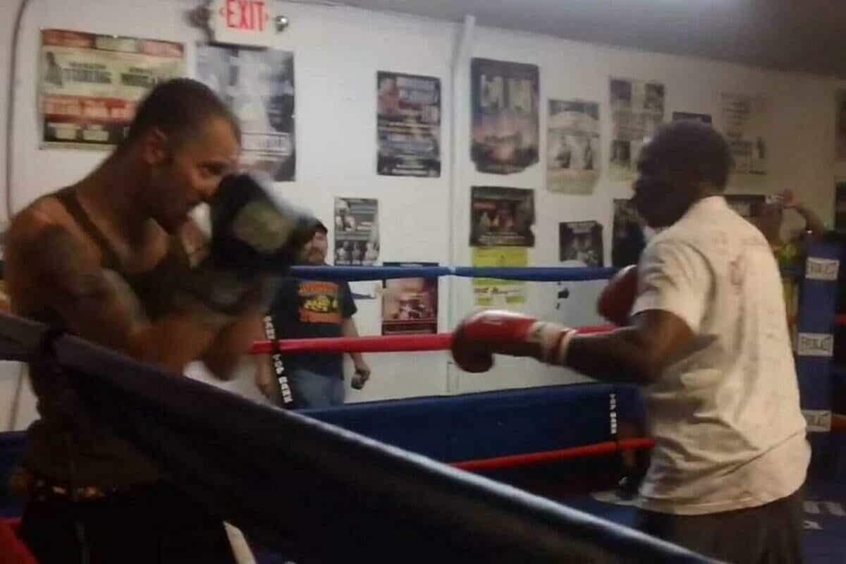 'GOAT' Charlie Zelenoff moves to 60-0, 60 KOs in 2025 - World Boxing News