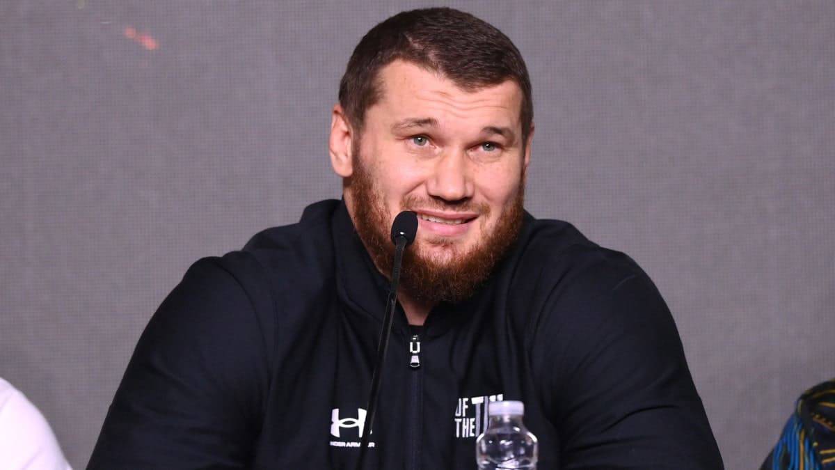 A wounded Arslanbek Makhmudov returns for payback