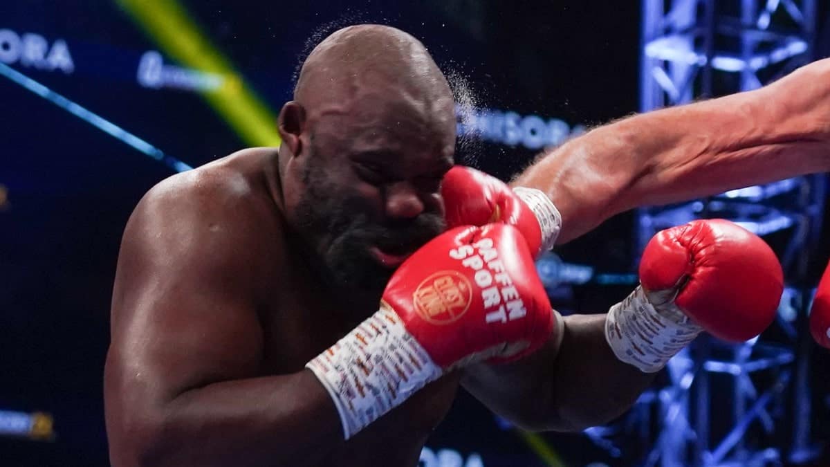 Derek Chisora on a hiding to nothing, let's hope it's the final one ...