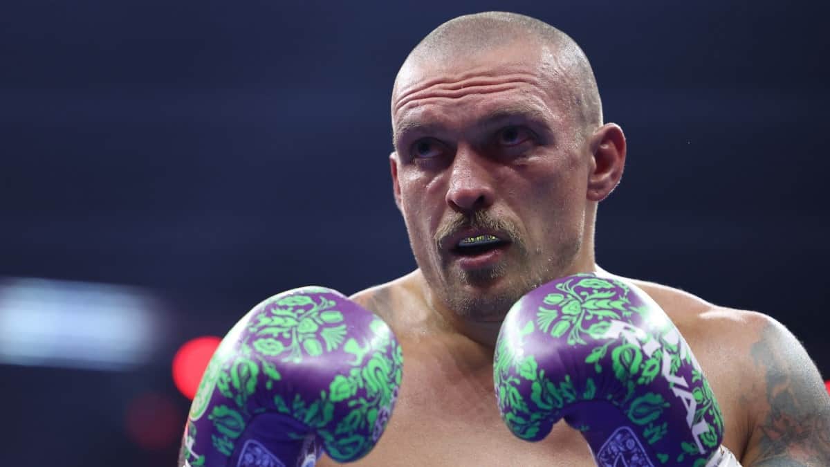 Oleksandr Usyk offered three-weight world title shot in Ukraine